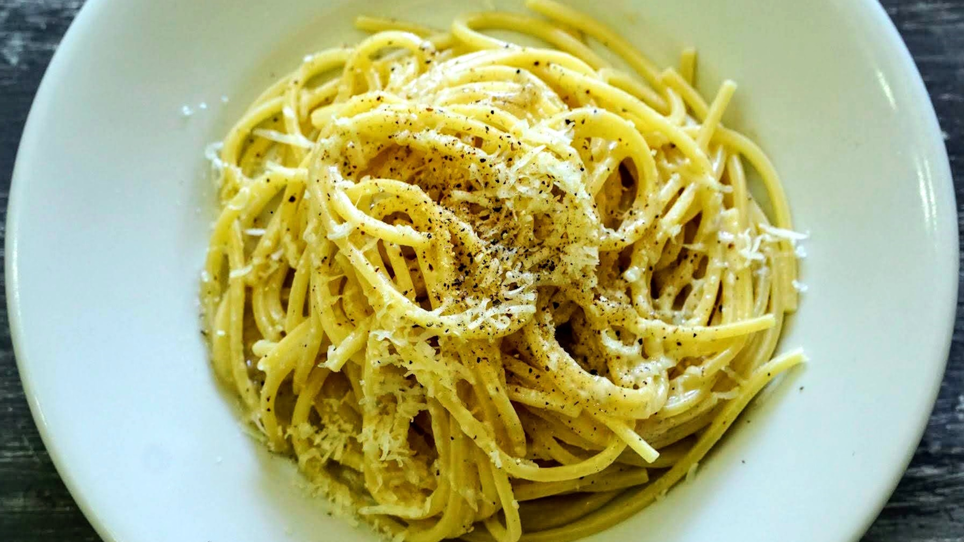 Spaghetti cacio e pepe | Turismo Roma